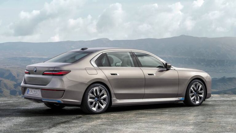 Nowe BMW 7 G70 – imponujące możliwości i 6-cylindrowe silniki ...